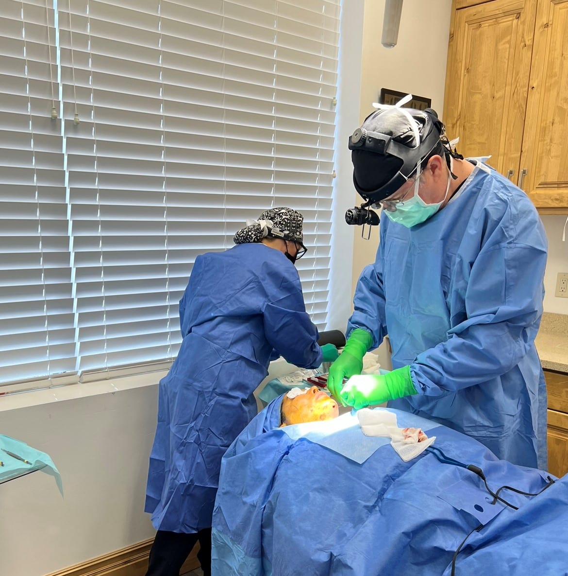 ¿Cuál es la diferencia entre un mini lifting y un lifting facial? - Plásticos faciales de Utah